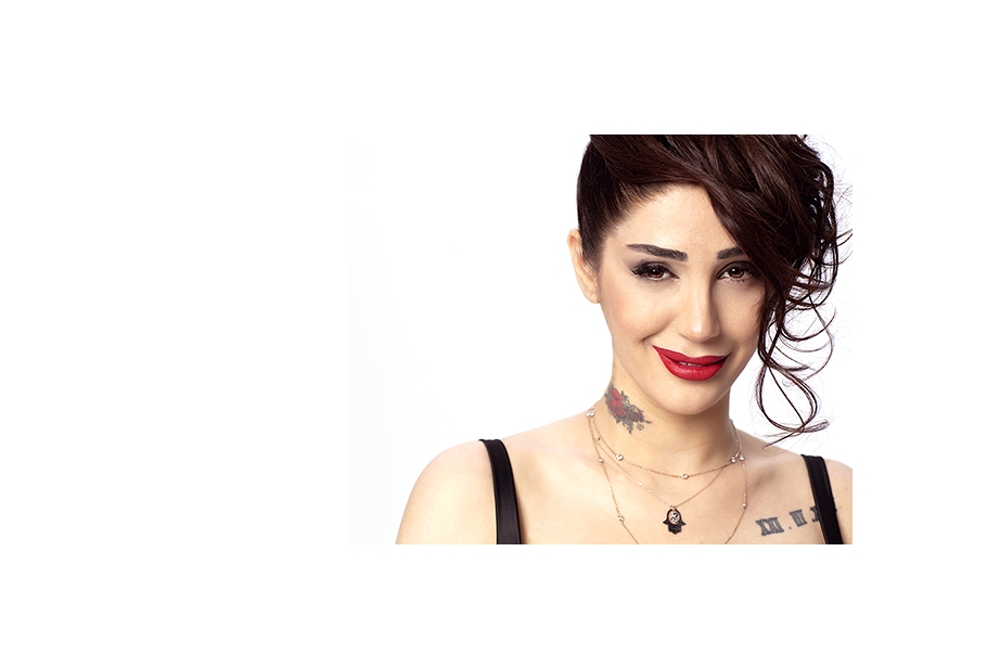 Ela Kaya – Bi Zerre Şarkı Sözleri – Söz Burada